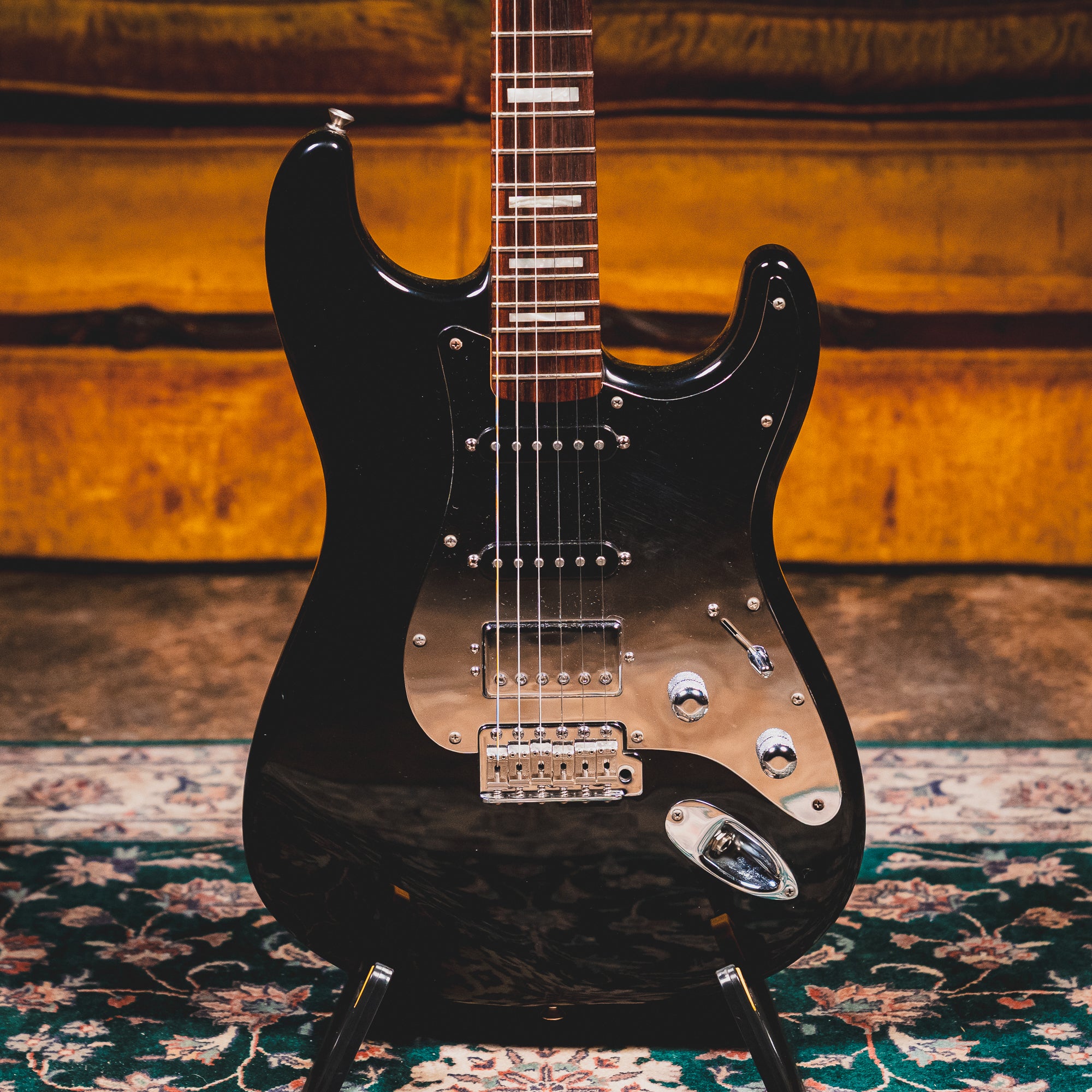 2005 Fender Big Block Stratocaster Electric Guitar, Black w/ Gig Bag