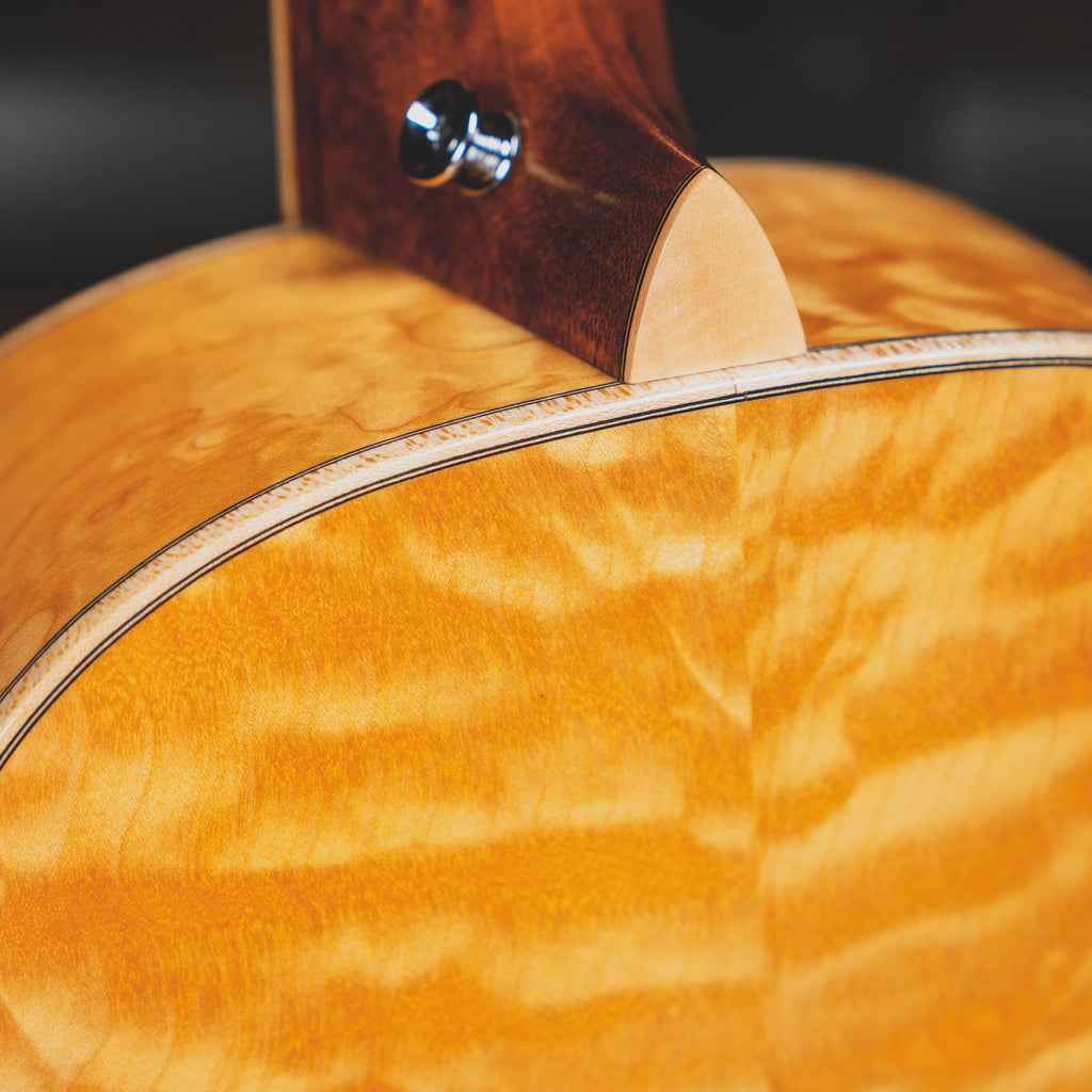 2021 Martin Custom Shop Size 2 Bearclaw Spruce/Quilted Maple Acoustic