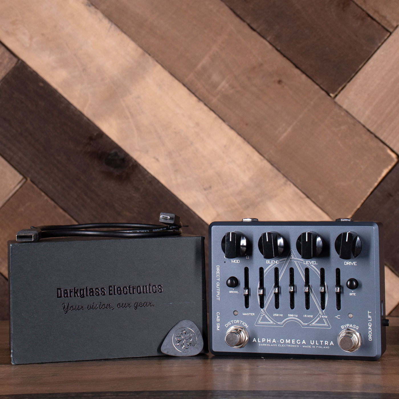 Darkglass Alpha Omega Ultra Bass Preamp Effect Pedal With Original Box