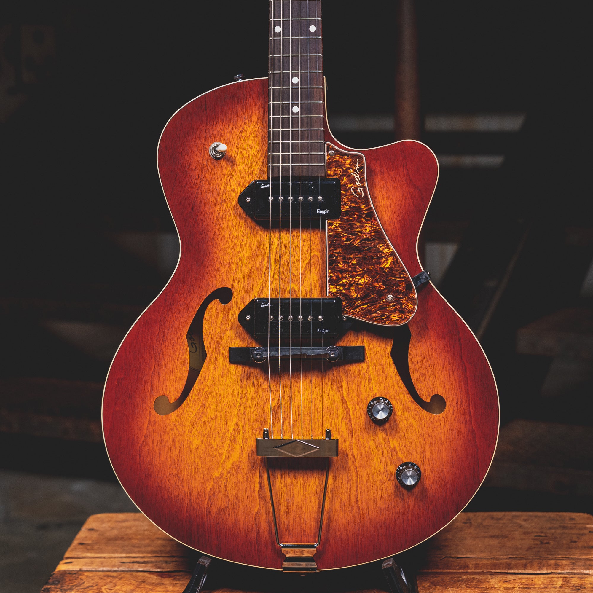 2022 Godin Kingpin II P90 Electric Hollowbody Guitar, Sunburst W/ Gig