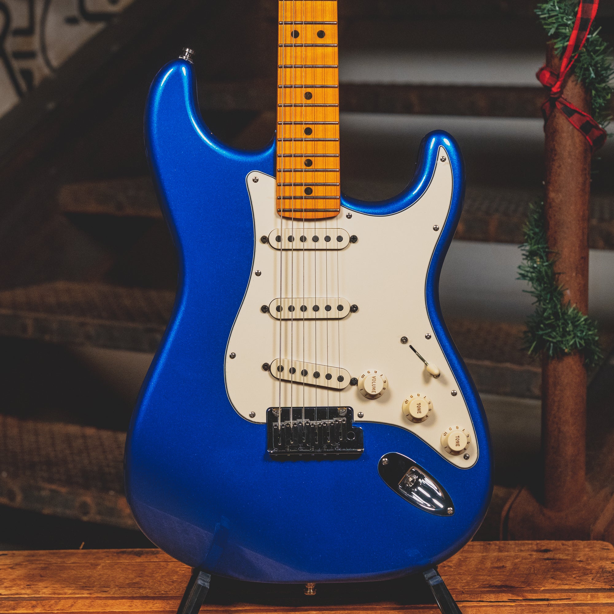 2021 Fender American Ultra Stratocaster Electric Guitar, Cobra Blue w/