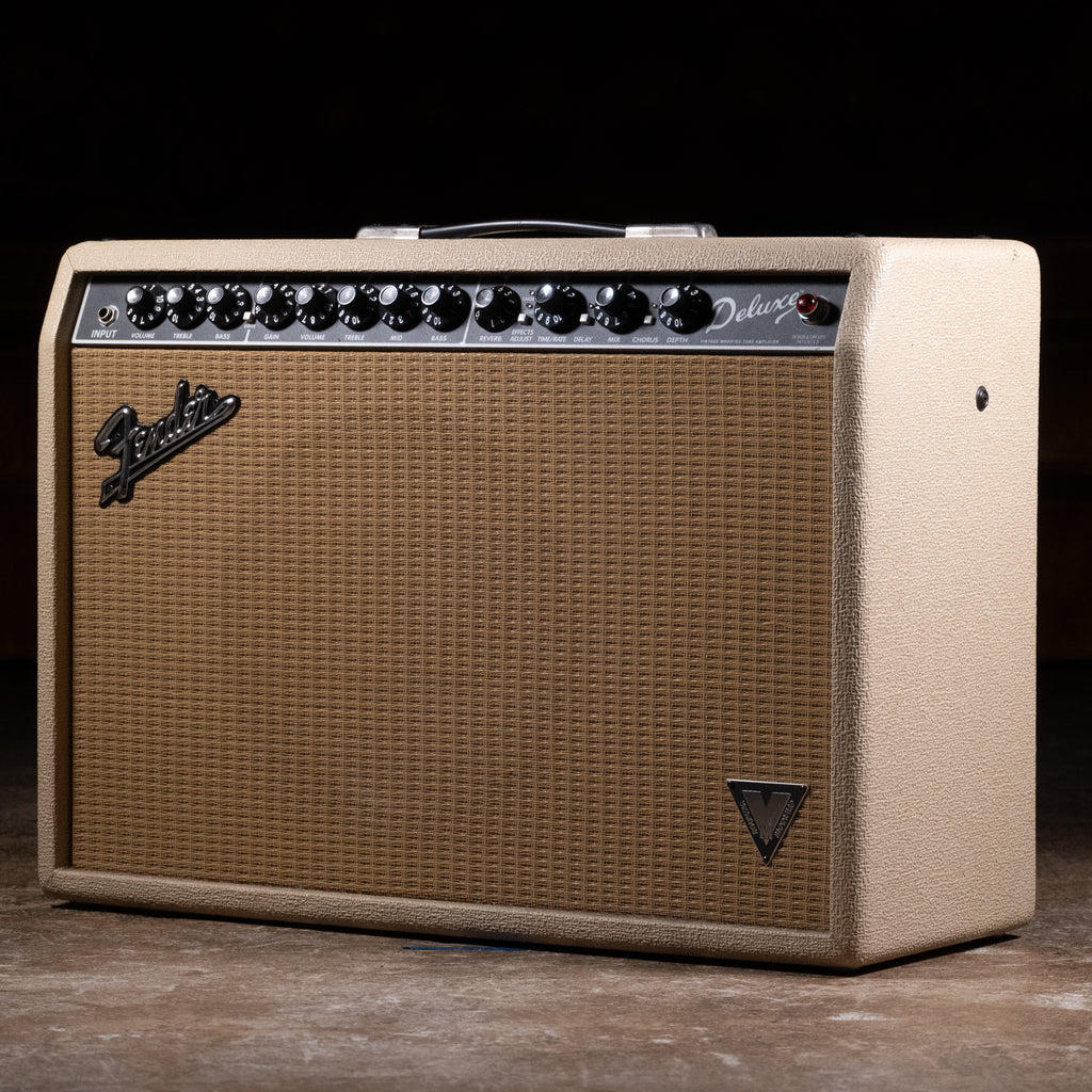 Fender Deluxe Vintage Modified Combo Guitar Amplifier, Blonde w/ Foot