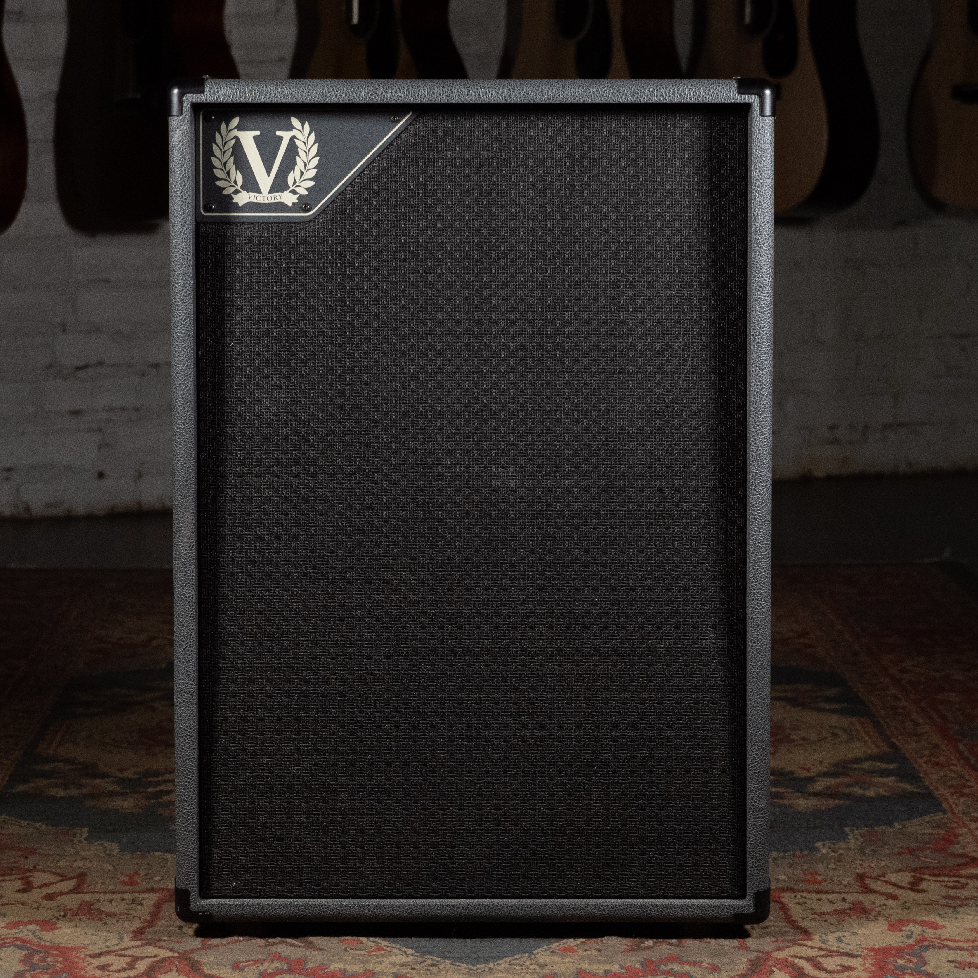 Victory Amps V212 Closed Back Vertical Guitar Amplifier Cabinet w/ Cov