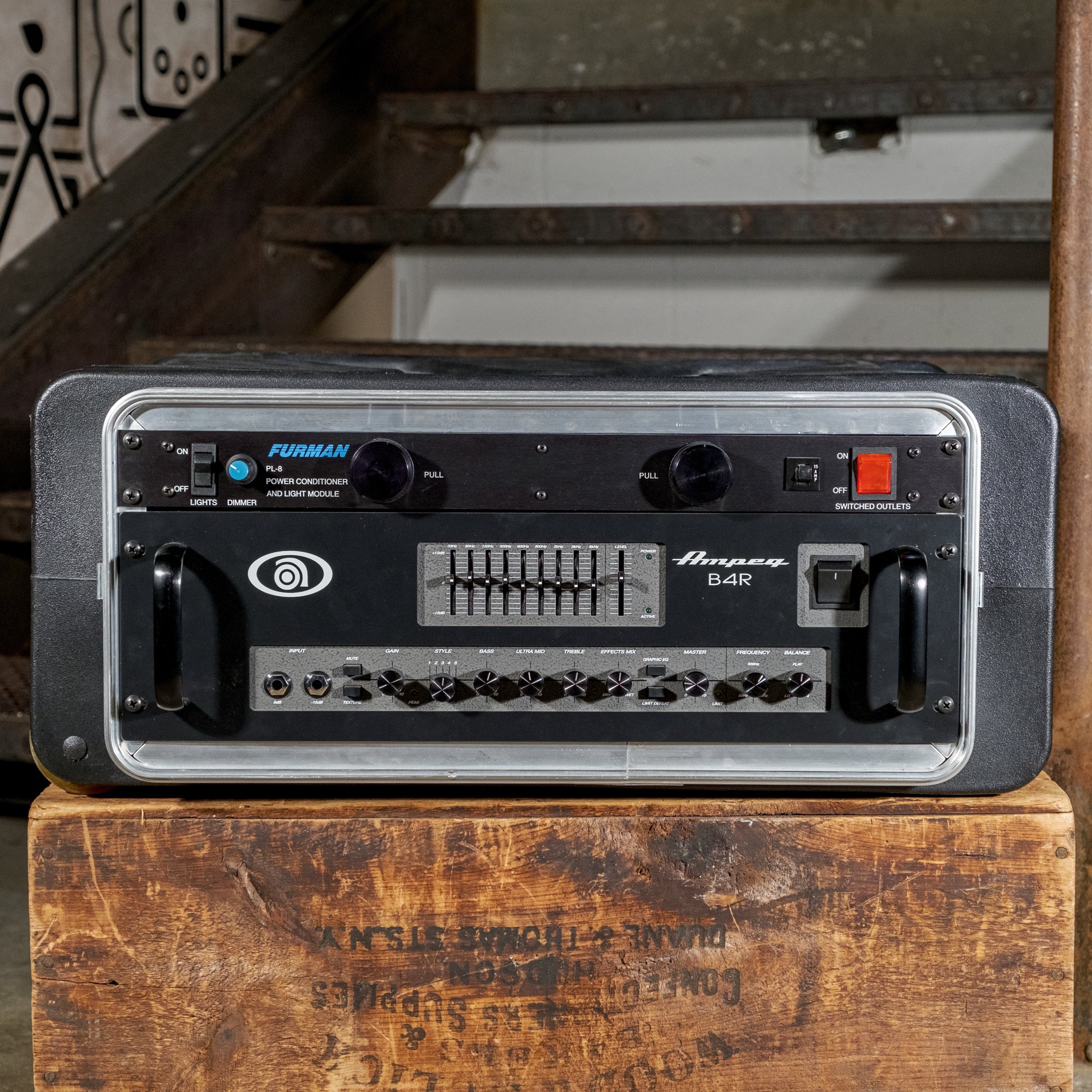 Ampeg B4R 1000W Rackmount Bass Head With Case - Used